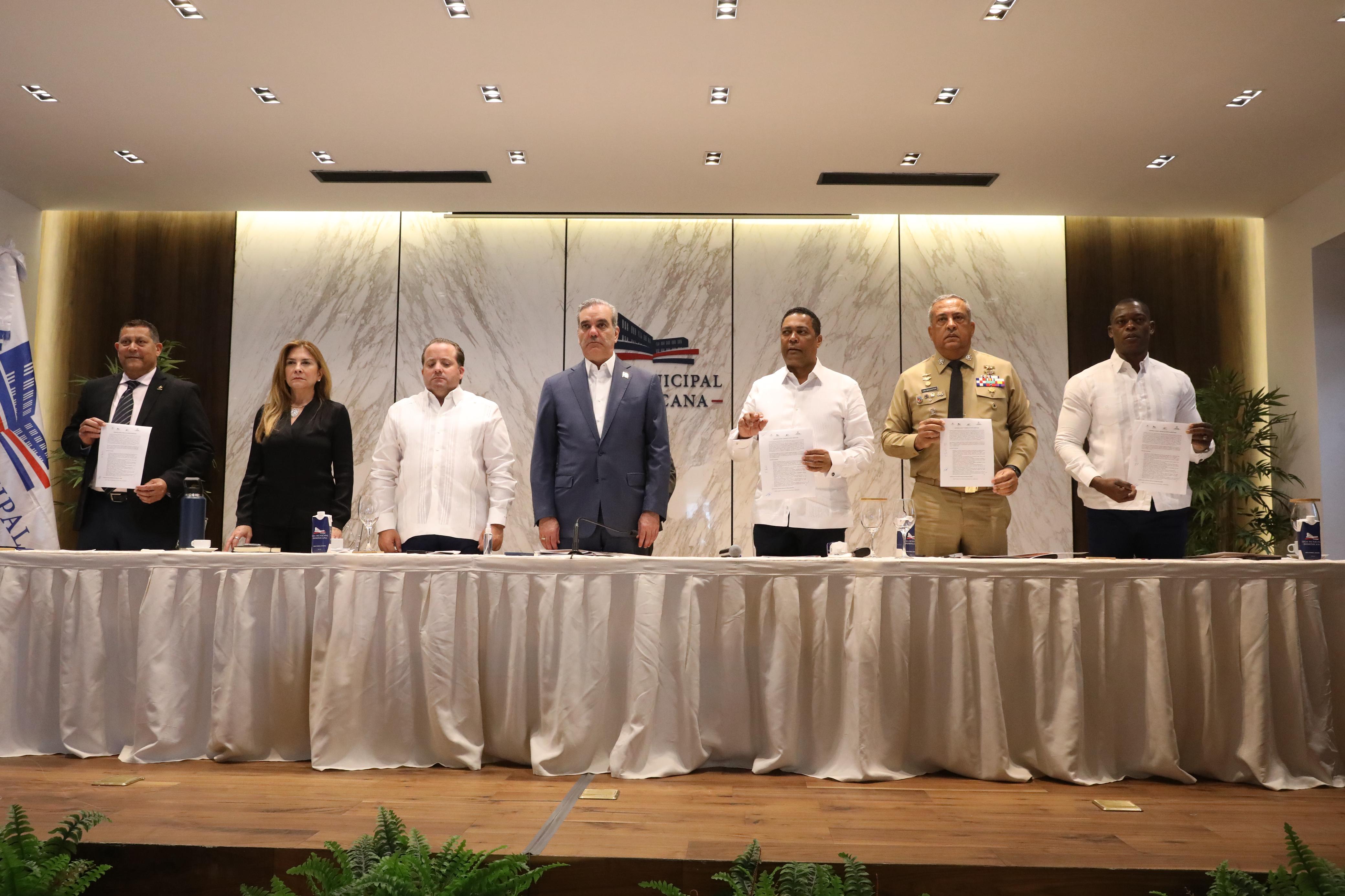 Dirección General de Migración, Liga Municipal Dominicana, Fedomu y Fedodim firman acuerdo de ...